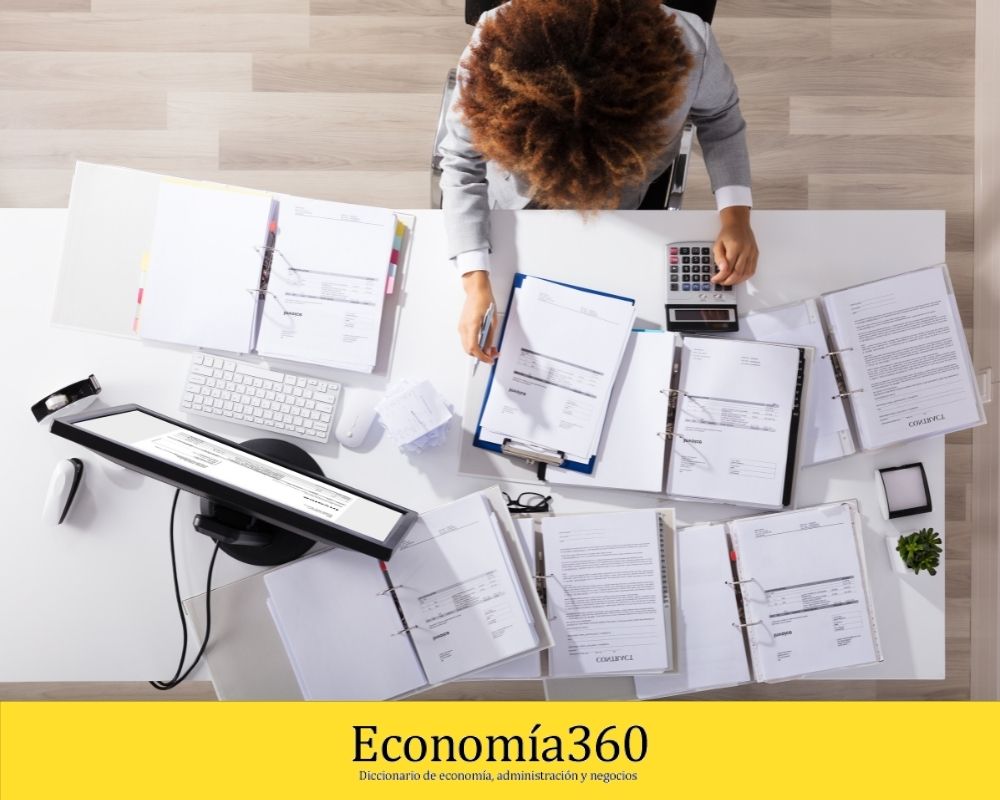 Factoring: Definición, Qué es y Ejemplos | 2026